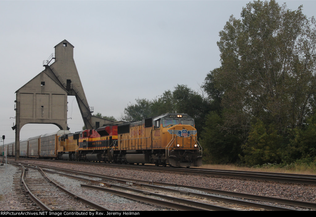 UP 4002 & others (1)